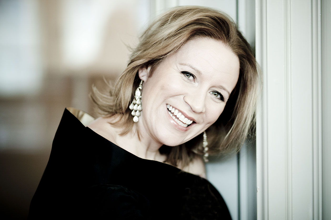 Biography – Carolyn Sampson